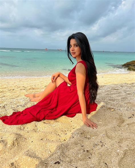 Divya Bharathis Feet