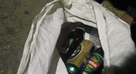 Dvb ပုလင္းခြံေကာက္သည့္ ကေလးမ်ား သႀကၤန္ကာလ ၀င္ေငြတိုးရန္ ေမွ်ာ္လင့္