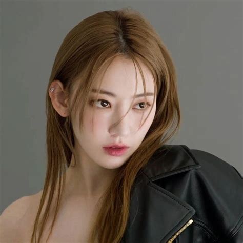 S Girls Kpop Girls Shocked Face Bias Kpop Sakura Miyawaki Kpop