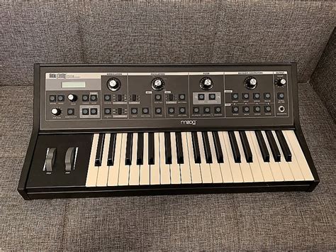Moog Babe Phatty Monophonic Analog Synth Reverb