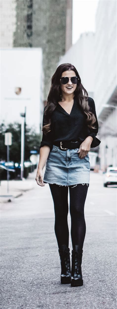 Светлая джинсовая юбка с черными колготками 69 фото