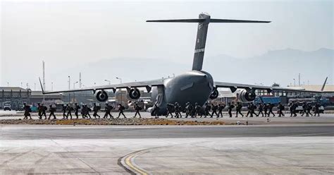 مادر سرباز امریکایی کشته‌شده در کابل خروج از افغانستان کاملا اشتباه