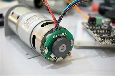 measuring dc motor rpm through built in hall sensor encoder