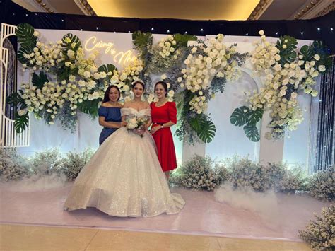 Một chiếc backdrop xinh xinh cho cô dâu xinh đẹp Kingdom Event