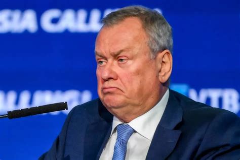 Глава ВТБ Костин Ключевая ставка ЦБ будет достаточно высокой в 2025 году