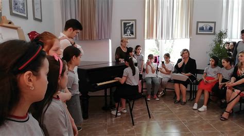 სკოლის სავანეში წმინდა ნინოს სახელობის 3 საჯარო სკოლა