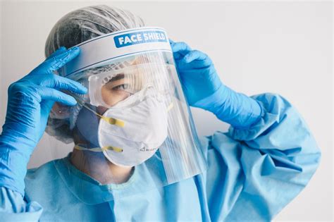 Face Shields Vs Masks Experts Compare Effectiveness