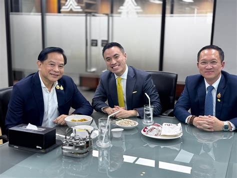 เอกนัฏ พร้อมพันธุ์ ขิง Added เอกนัฏ พร้อมพันธุ์ ขิง