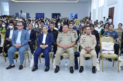 ឯកឧត្តម អ៊ុន ចាន់ដា អភិបាលនៃគណៈអភិបាលខេត្តកំពង់ចាម