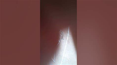 এক মানাষিক ভারসাম্যহীন ভাই কচুপাতা পাথর এবং কয়লা দিয়ে এই ভাবে এতো সুন্দর আর্ট করেছেন। Youtube