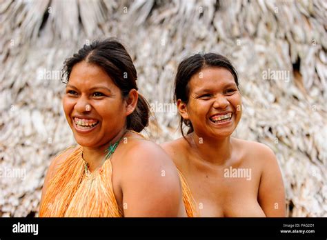 Amazonia Peru Nov 10 2010 Unidentified Amazonian Indigenous Two Women Laugh Indigenous