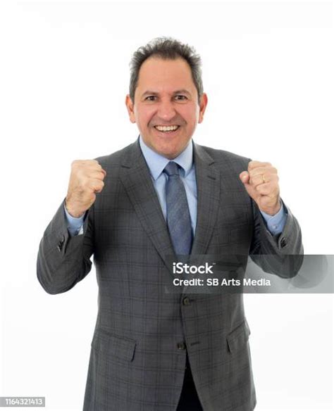 중년 성숙한 사업가의 절반 길이 초상화 서 서 서 성공적인 고용 기업가 리더십 및 비즈니스 생활 작업 개념에 성공 흰색에 격리 경영자에 대한 스톡 사진 및 기타 이미지