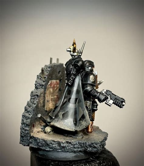 Lieutenant With Combi Weapon R Blacktemplars