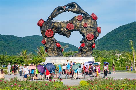 号称亚洲最大的“玫瑰谷”，里面不见花开，游客临走占了“便宜”亚龙湾