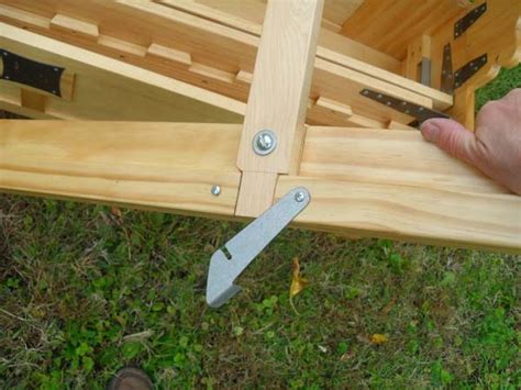 Oh Look A Random Box In The Yard Lets See Whats Inside WHOA ViralNova