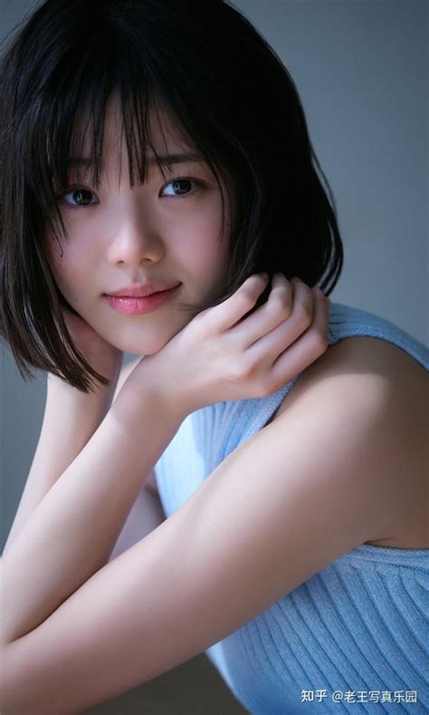 志田琥珀写真集「琥珀色の時」 知乎