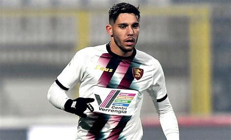 Mercato Cicerelli Vicino Al Rossazzurro