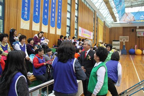 스크랩 제4회 여성체육대회 참석하신 지석모 회장님