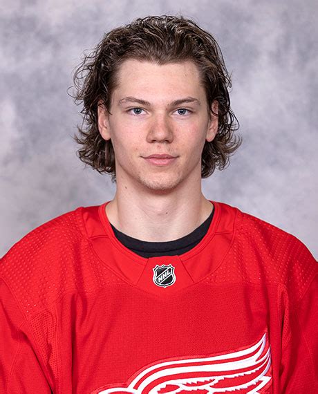 Moritz Seider Bleibt In Detroit