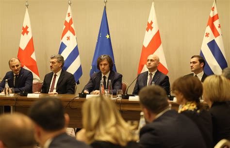 ირაკლი პრეზიდენტ მიხეილ ყაველაშვილთან ერთად აჭარის ავტონომიური რესპუბლიკის მთავრობის ახალი