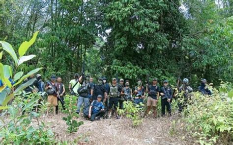 လောင်းလုံးမြို့ပေါ်ရှိ လဝကရုံး၌ တပ်စွဲထားသော စစ်သားများကို အနီးကပ် ဝင