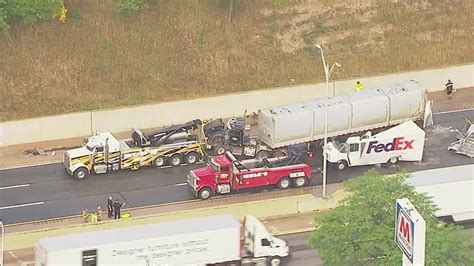I 94 Back Open After Multi Car Semi Crash Led To 150 Gallon Fuel Spill