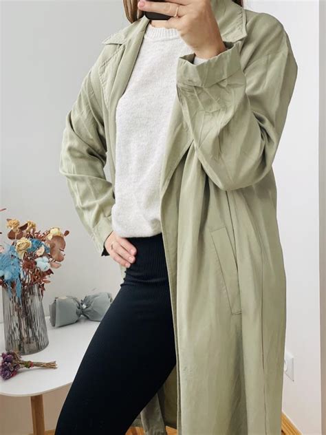 Легкий тренч Zara — цена 360 грн в каталоге Плащи Купить женские вещи по доступной цене на Шафе