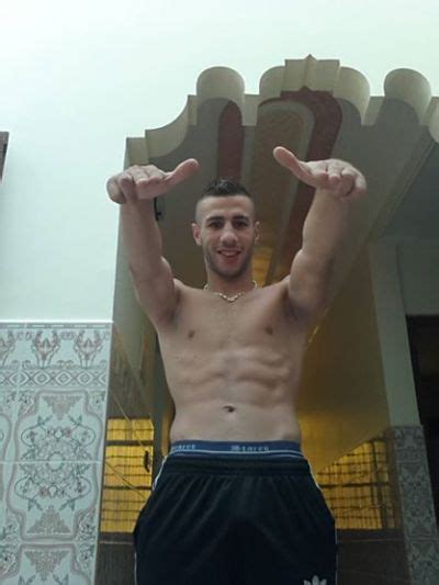 Aux Pieds Les Larbins Tumbex