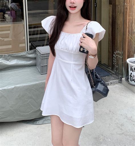 더블제이 24ss 신상 화이트 반팔 슬림 미니 원피스 드레스 코디 Sml Size 스퀘어 넥 반 소매 쉬폰 퍼프 Ops 여친