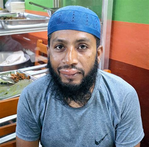 Ataur আজ চাক ভাঙতে গেলে Hunafa Shop এর ম্যানেজার সাহেবকে মৌমাছি লিপ