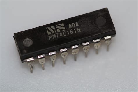 synchronous 4 bit binary counter with asynchronous clear dip 16