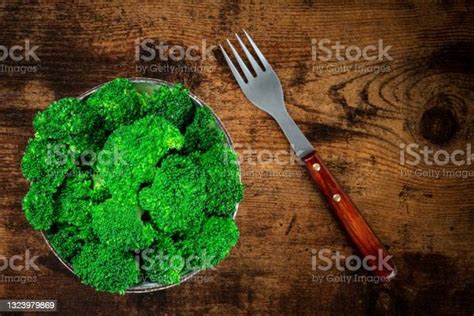 요리 브로콜리 텍스트장소와 나무 배경의 상단에서 촬영 0명에 대한 스톡 사진 및 기타 이미지 0명 건강한 식생활 곁들이는 요리 Istock