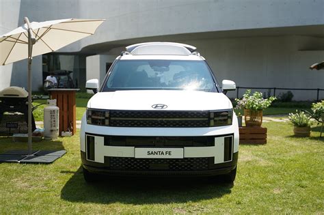 실물 깡패가 따로 없죠 신형 싼타페 영상보다 더 자세한 현장 사진 공개