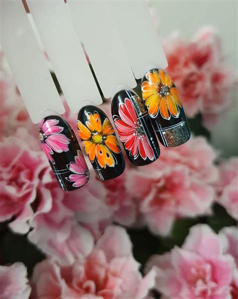 Дизайн ногтей,цветы