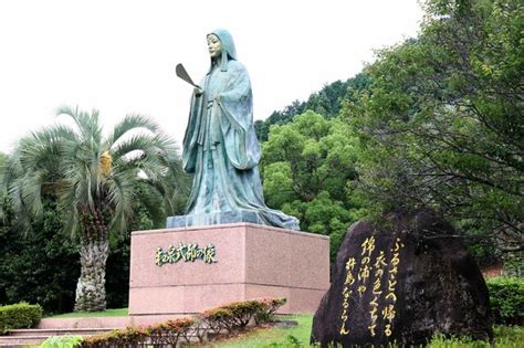 光る君へ恋多き歌人和泉式部の生涯最初の夫は2人の親王との恋の行方母娘で中宮彰子のもとに出仕 紫式部と時代を生きた人々のゆかりの地