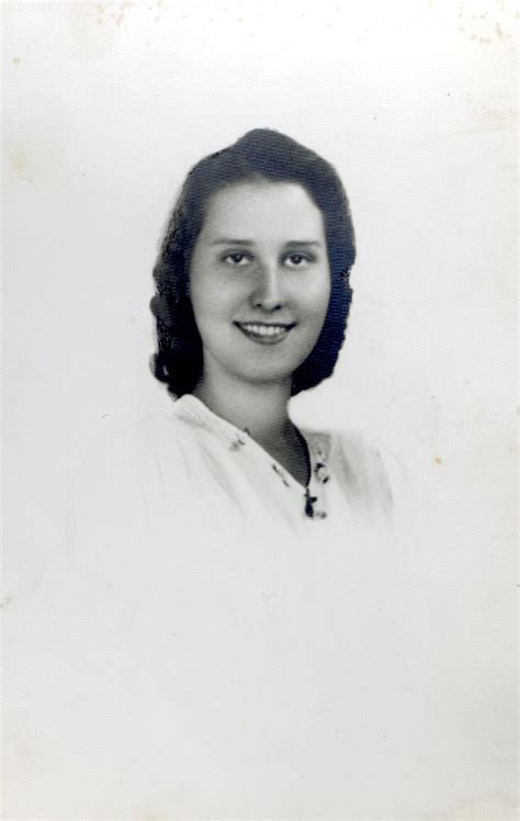 Borsits Mária Emlékkönyve Az 1940 Es évekből Múzeumi Mozaik