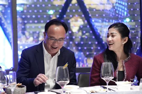 អ្នកឧកញ៉ា គិត ម៉េង ស្រឡាញ់ឧត្តមភរិយាខ្លាំង រហូតពោលប្រយោគយ៉ាងចាក់ដោតក្នុងថ្ងៃខួបកំណើតលោកជំទាវ ម៉ៅ