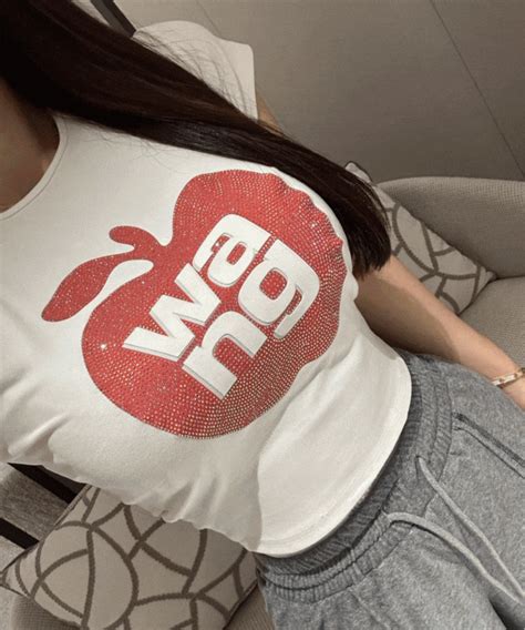 눈부신 빨간맛🍎 큐빅값만얼마야수입고퀄 영롱끝판왕 눈부심주위 왕찌찌착시효과 핵이뽀요 쫀쫀고퀄 로로애플t 에이블리