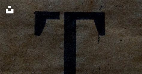 문자 T가 적힌 종이의 클로즈업 사진 Unsplash의 무료 칠레 이미지