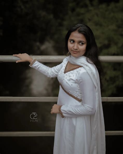 K E E R T H A N A🧚🏻 Keerthanaapradeep • Instagram Photos And Videos