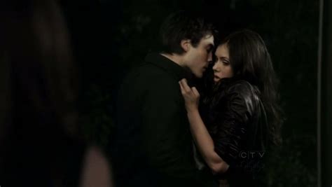 Dek Kiss Damon And Elena Image 12257973 Fanpop