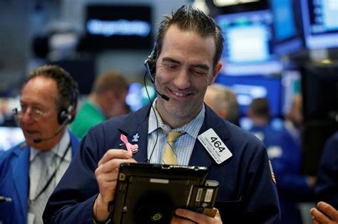米国株式市場は小幅続伸､ダウ終値で最高値 銀行株に買い｜会社四季報オンライン
