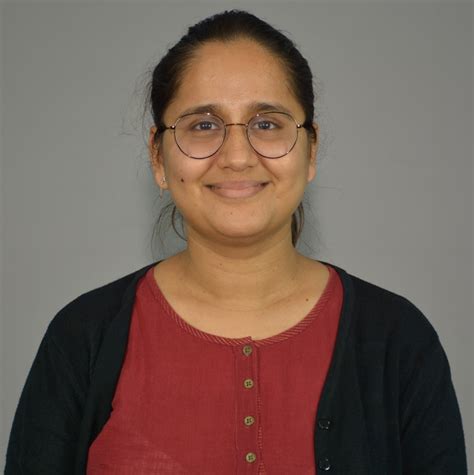 somya srivastava s instagram twitter and facebook on idcrawl