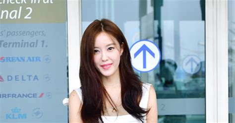 효민 편안함과 과감함 공존하는 공항패션 포토엔hd