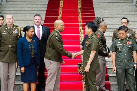 ឯកឧត្តម នាយឧត្ដមសេនីយ៍ វង្ស ពិសេន