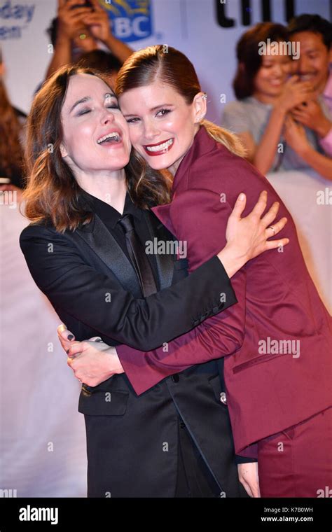 Kate Mara And Ellen Page Hi Res Stock Photography And Images Alamy