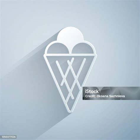 회색 배경에 고립 된 와플 콘 아이콘에 아이스크림을 잘라 종이 달콤한 기호 종이 아트 스타일 벡터 거품 내기에 대한 스톡 벡터 아트 및 기타 이미지 Istock