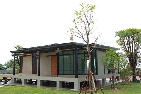 บ้านน็อคดาวน์สวยๆ สไตล์โมเดิร์น พื้นที่ใช้สร้อย 140 ตรม งบประมาณ