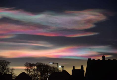 У небі над Європою помітили незвичне явище фото