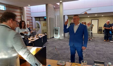 Danny De Klerk Legt Eed Af En Is Nu Lid Dorpsraad Al Het Nieuws Uit Rozenburg